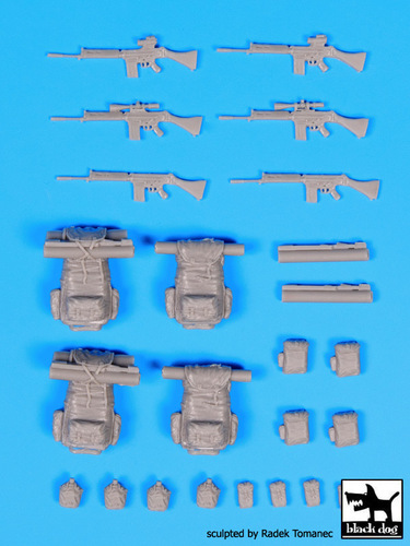 Black Dog F35093 FN-FAL plus backpacks Falkland war