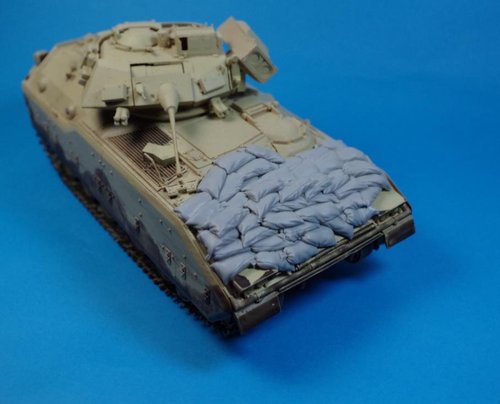 PanzerArt RE35-242 Sand armor for M2 "Bradley"