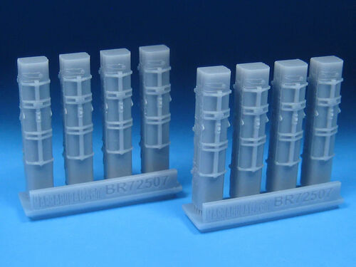 Barracuda Studios R72507 RAF Small Bomb Containers - 30 Pound Bombs