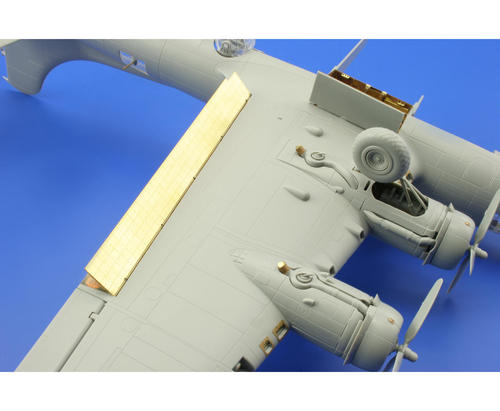 Eduard 72514 B-17G landing flaps REVELL