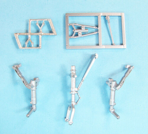 Scale Aircraft Conversions 72145 Douglas B-66B/EB-66/RB-66B Destroyer - Landing Gear (designed to be used with Italeri and Testors kits)