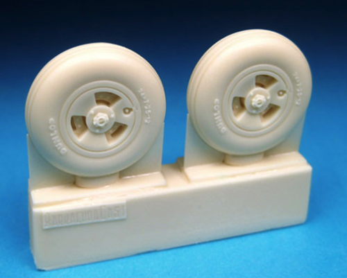 Barracuda Studios R32104 Spitfire 3 Slot Wheels, Circumferential