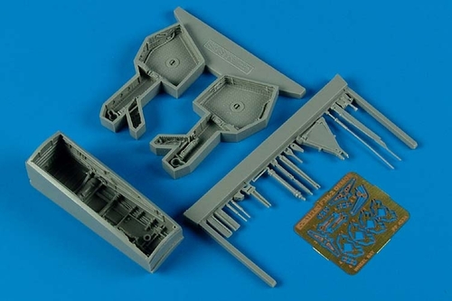 Aires 4534 F3H-2 Demon wheel bay Hobby boss
