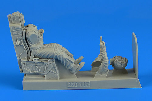 Aerobonus 320117 USAF Fighter Pilot with ejection seat TAMIYA/REVELL