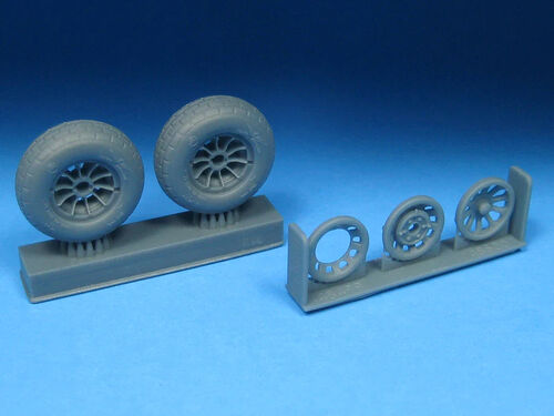 Barracuda Studios R48500 P-51 Mustang Block Tread Mainwheels