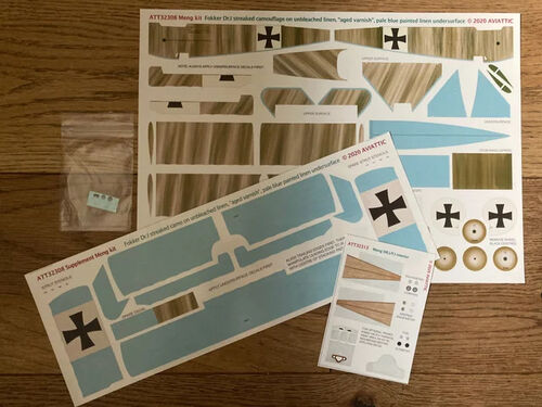 Aviattic ATT32308 Fokker Dr.I - streaked camouflage on unbleached linen "aged varnish" / pale blue linen under surfaces (for Meng kits)