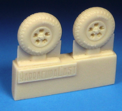 Barracuda Studios R72453 Spitfire Five Slot Z-Block Mainwheels