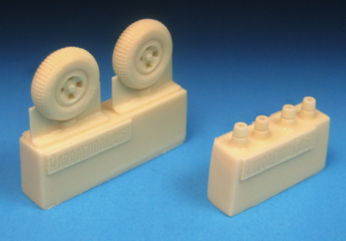 Barracuda Studios R72316 Spitfire Four Slot Block Tread Mainwheels