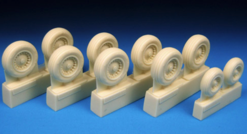 Barracuda Studios R72299 B-1B Nose and Main Wheel Set