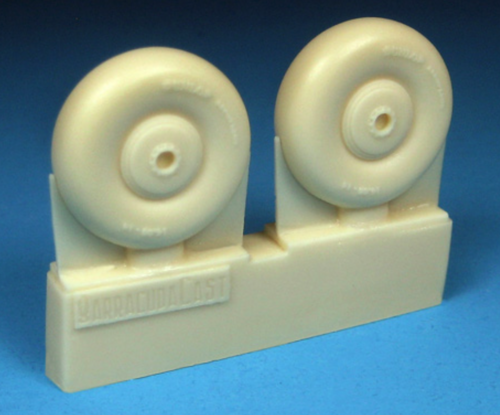 Barracuda Studios R72247 Beaufighter Plain Hub Smooth Tyre
