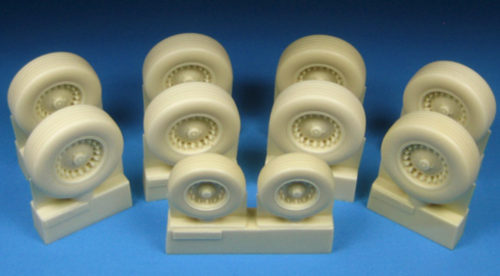 Barracuda Studios R48238 B-1B Main and Nose Wheel Set