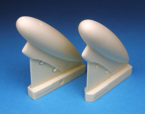 Barracuda Studios R48218 DH Hornet / Sea Hornet Drop Tanks
