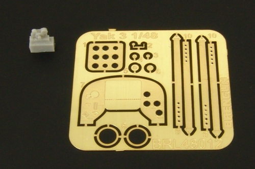 Brengun L48012 Yak 3 interior