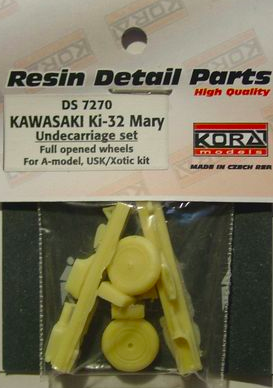 Kora Models DS7270 Kawasaki Ki-32-Full opened undercariage