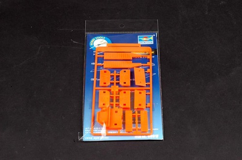 Trumpeter 09917 Model Saw