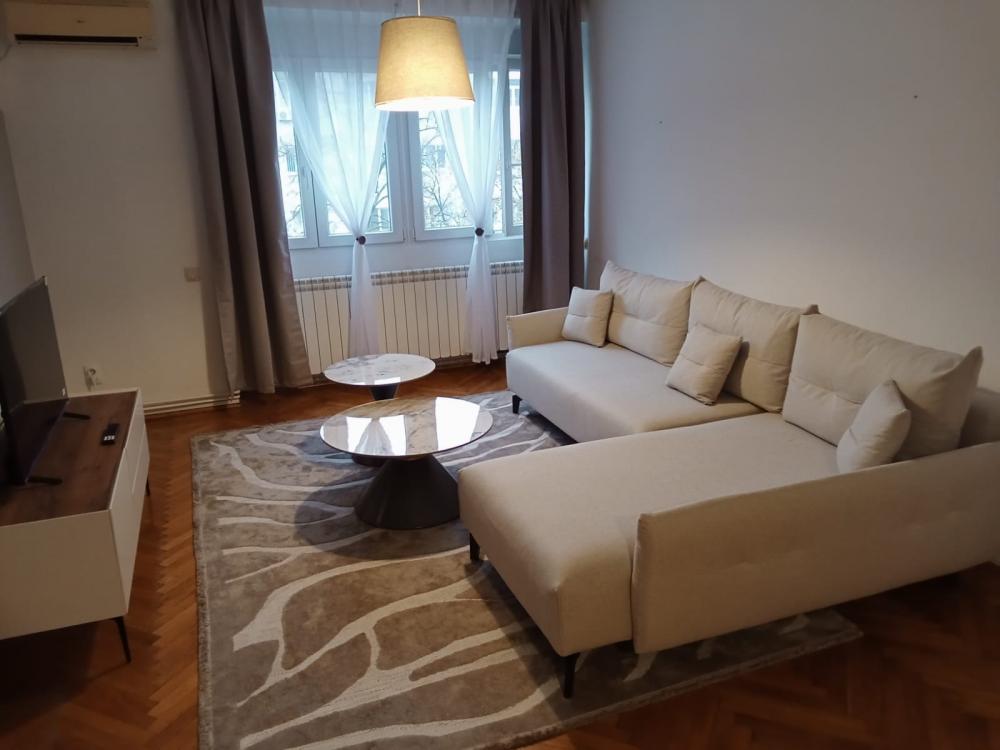 Kosovska,lep,2.0,renoviran,useljiv ID#19003
850 €