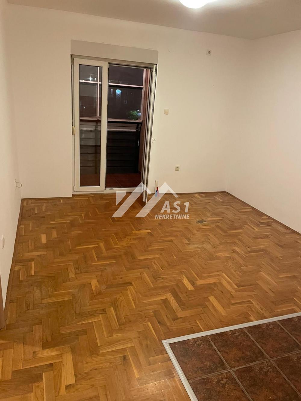 Polunamešten, odličan stan ID#5250
350 €