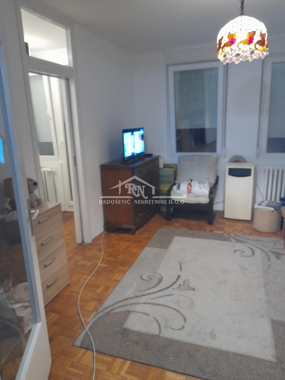Čukarička padina, Lazarevački drum, 30m2, lođa ID#1589 400 €