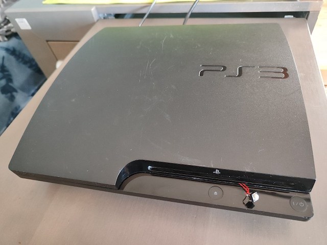 PS3 Slim 320GB Čipovan CECH-3004B bez disk drajva