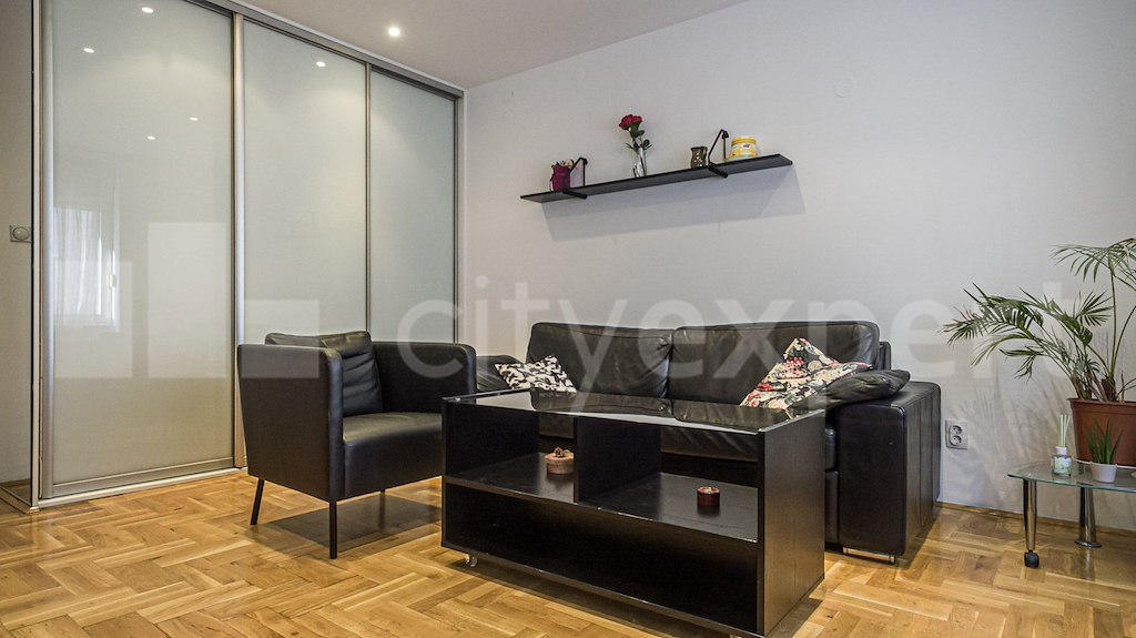 Stan za izdavanje BEZ PROVIZIJE: Garsonjera, 40m², Đorđa Stanojevića, Novi Beograd - 650€