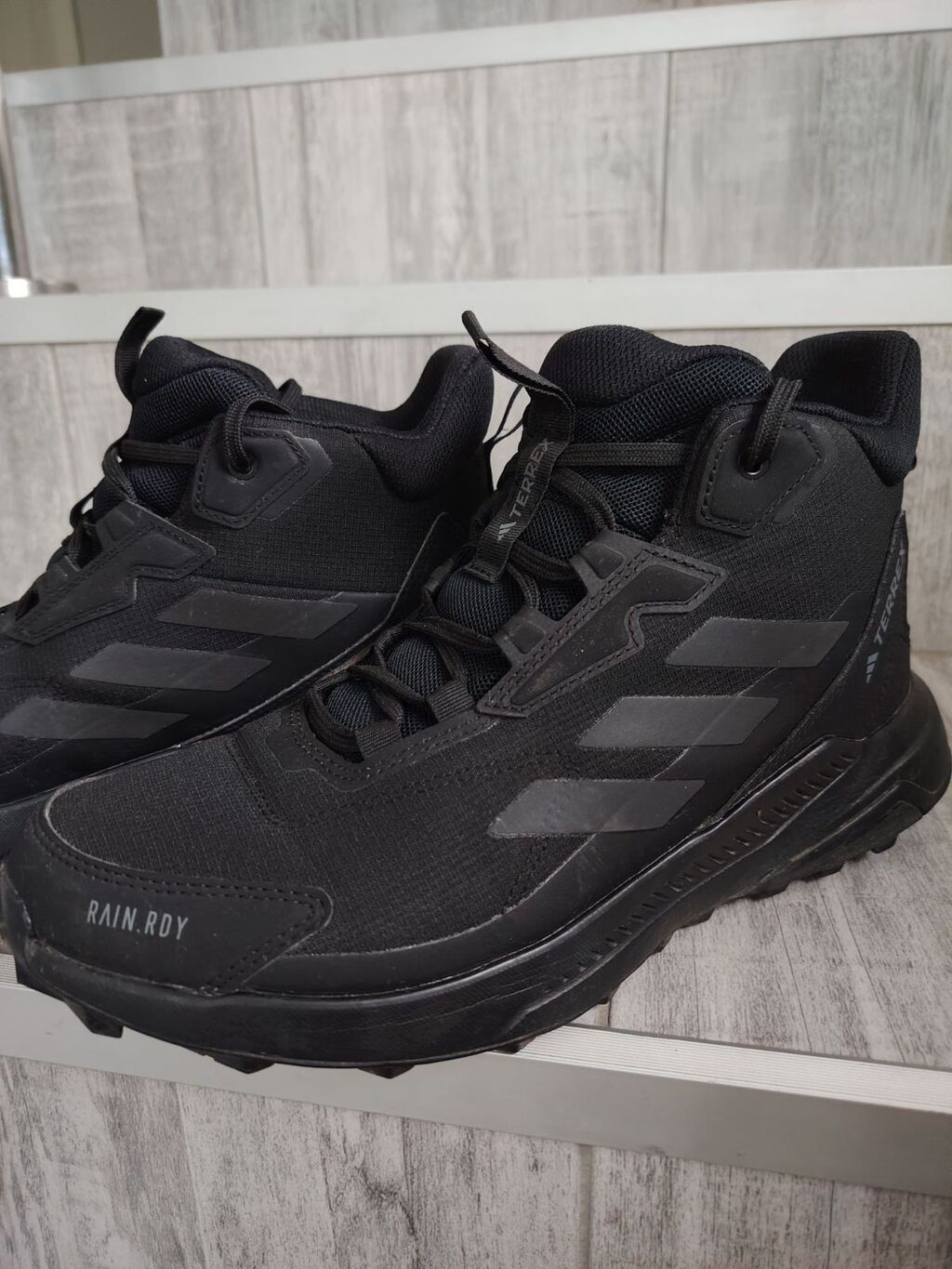 Adidas Terrex trail cipele broj 42 Skoro nove, dva puta obuvene