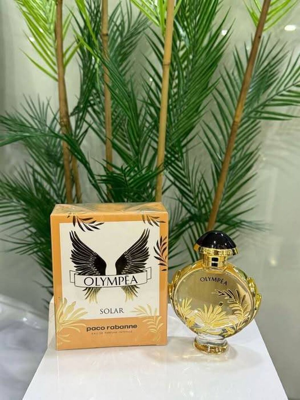 Ovo je Paco Rabanne Olympéa Solar Eau de Parfum Intense. Intenzivna