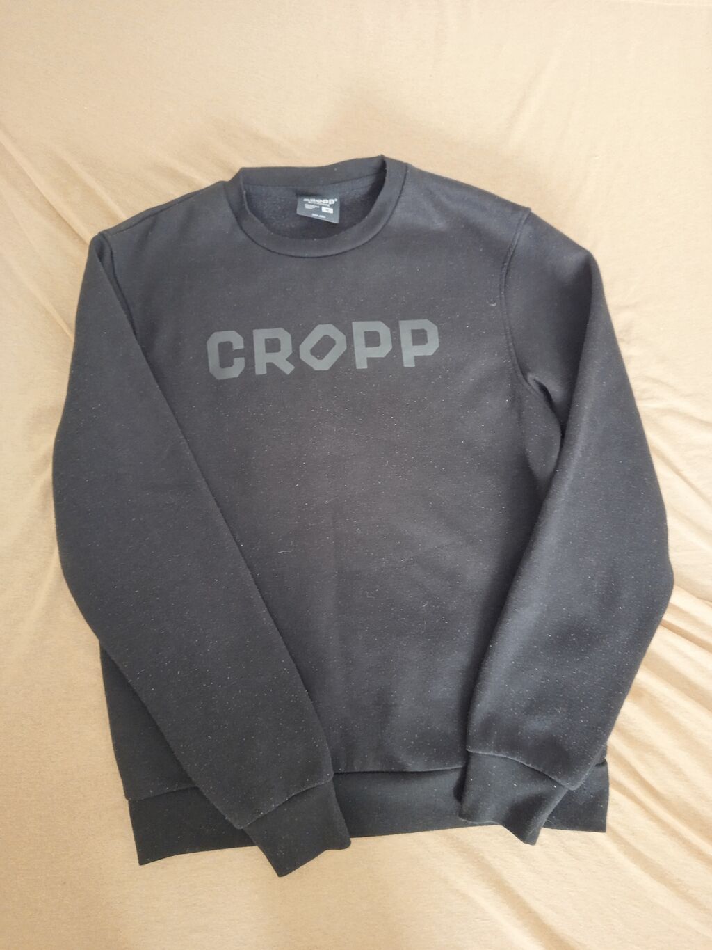 CRopp muški duks – crni - Model: klasični crewneck (okrugli izrez) -