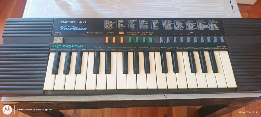 Casio SA-20 mini klavijatura (ToneBank) - 32 mini dirke - 100 zvukova