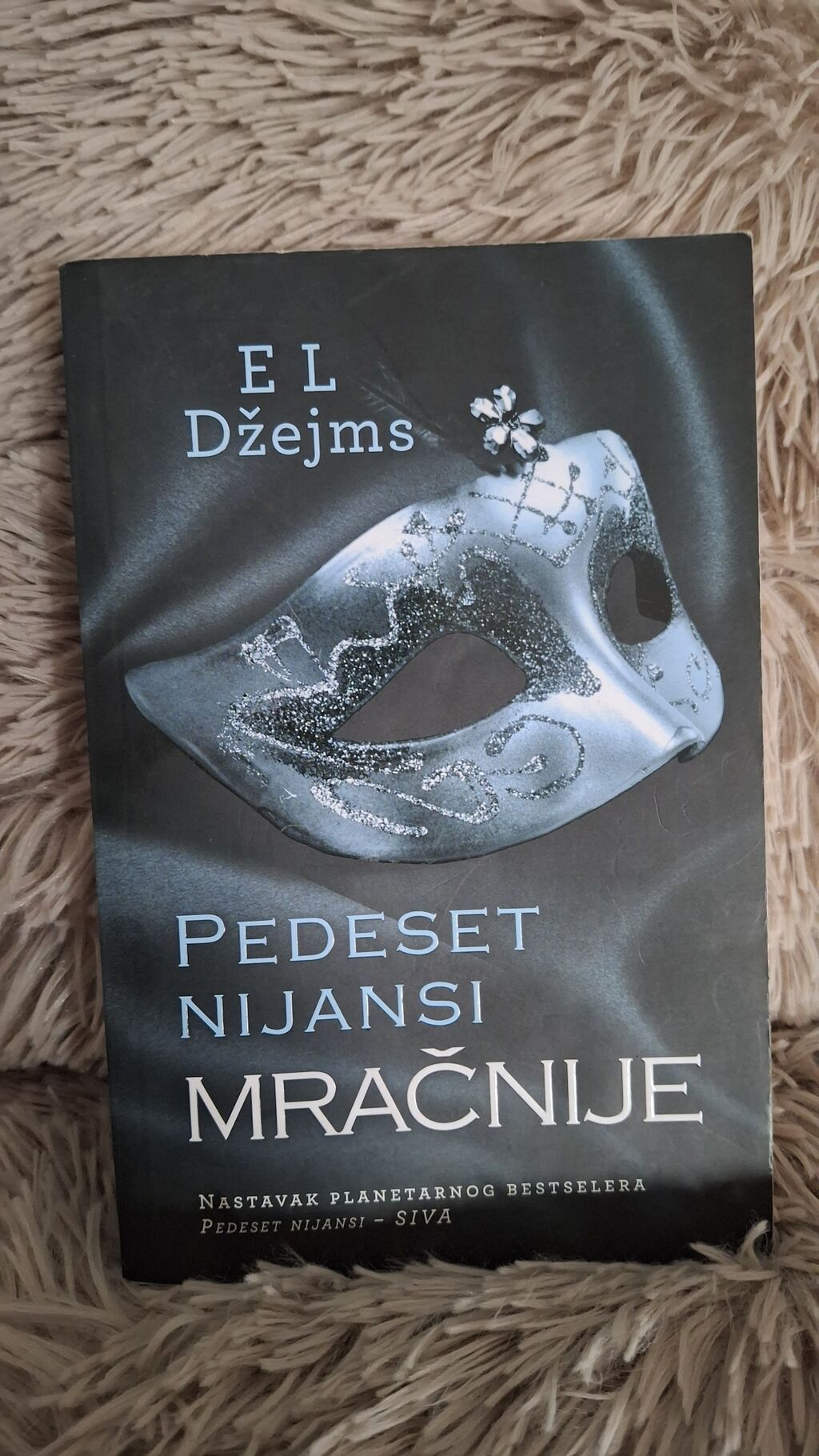 Knjiga: Pedeset nijansi mračnije Autor: E. L. Džejms Izdavač: Laguna