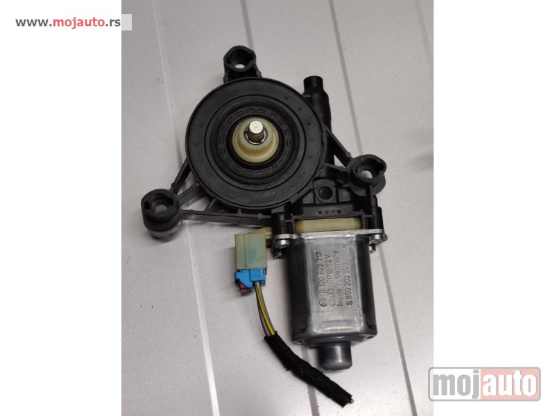 Audi a3 v8 motor podizača stakla prednji desni 2012-2020 Originalni delovi Moguca ugradnja delova Alfa Romeo 147-156-166-159-GT-MiTo-Giulietta Fiat bravo 2 - croma -grande punto -multipla 2 -punto...