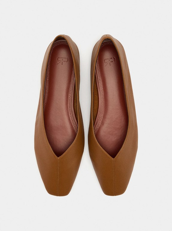 LEATHER BALLET FLATS WITH TOPSTITCHING
