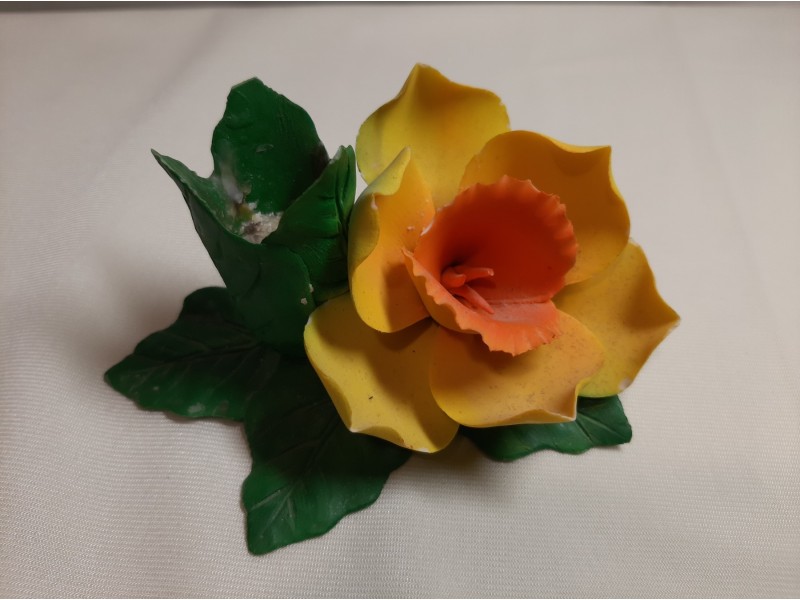 VTG CAPODIMONTE RUČNO BOJEN BISKVIT PORCELAN ITALY
