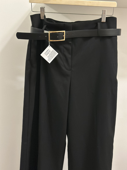 Zara pantalone L nove
