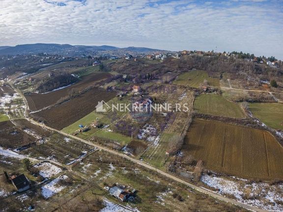 Fenomenalan plac u kameničkim livadama