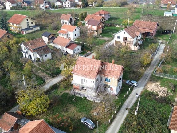 Kuća u Vrnjačkoj banji 265m2, plac 6ar, 99.900e