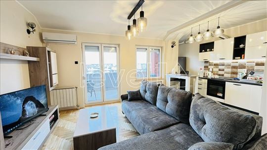 Stan,Novi Sad,Bulevar Evrope,kv: 54.00, € 140000