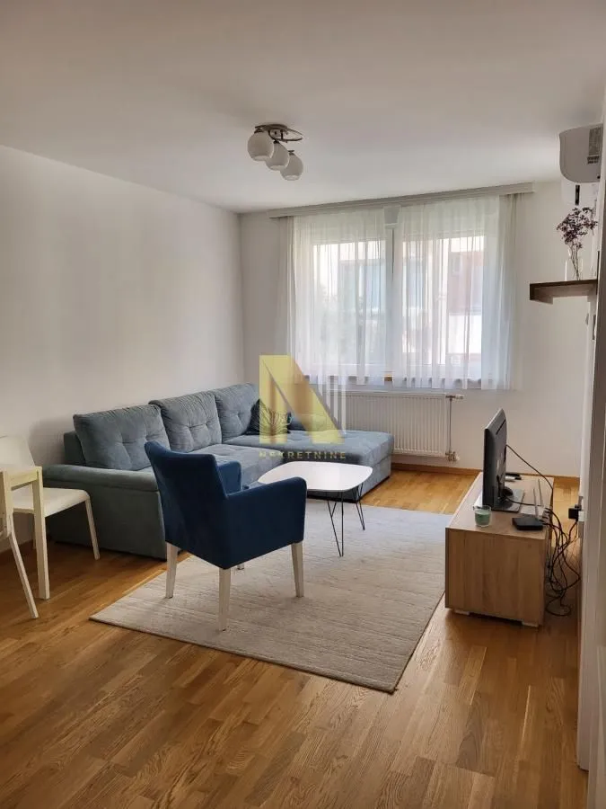 Izdavanje, jednosoban stan, 37m², Centar, Novi Sad