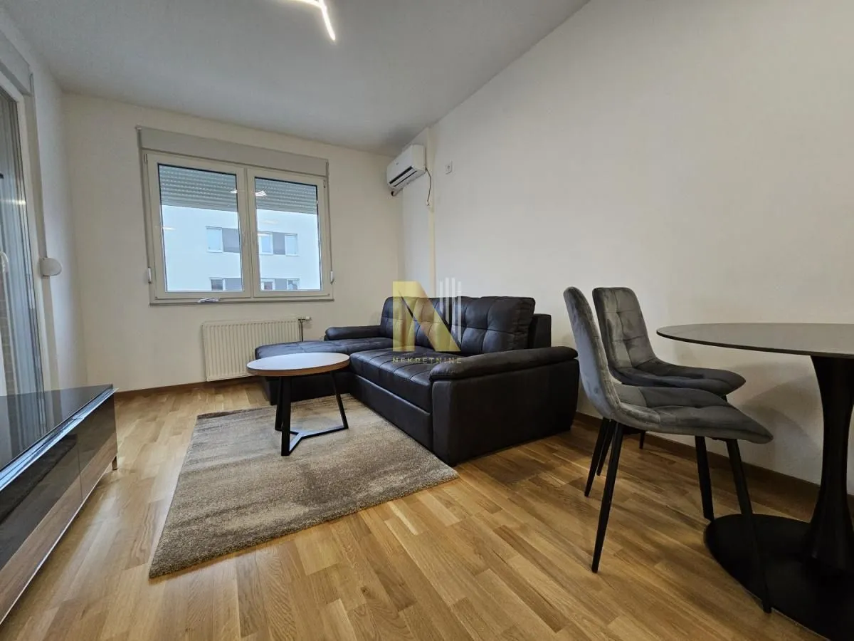 Izdavanje, jednosoban stan, 42m², Avijatičarsko naselje, Novi Sad Sve Podlokacije