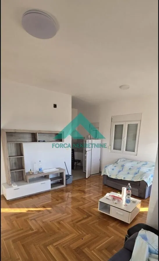 Izdavanje, poslovni prostor, 45m², Palilula Sve Podlokacije, Beograd