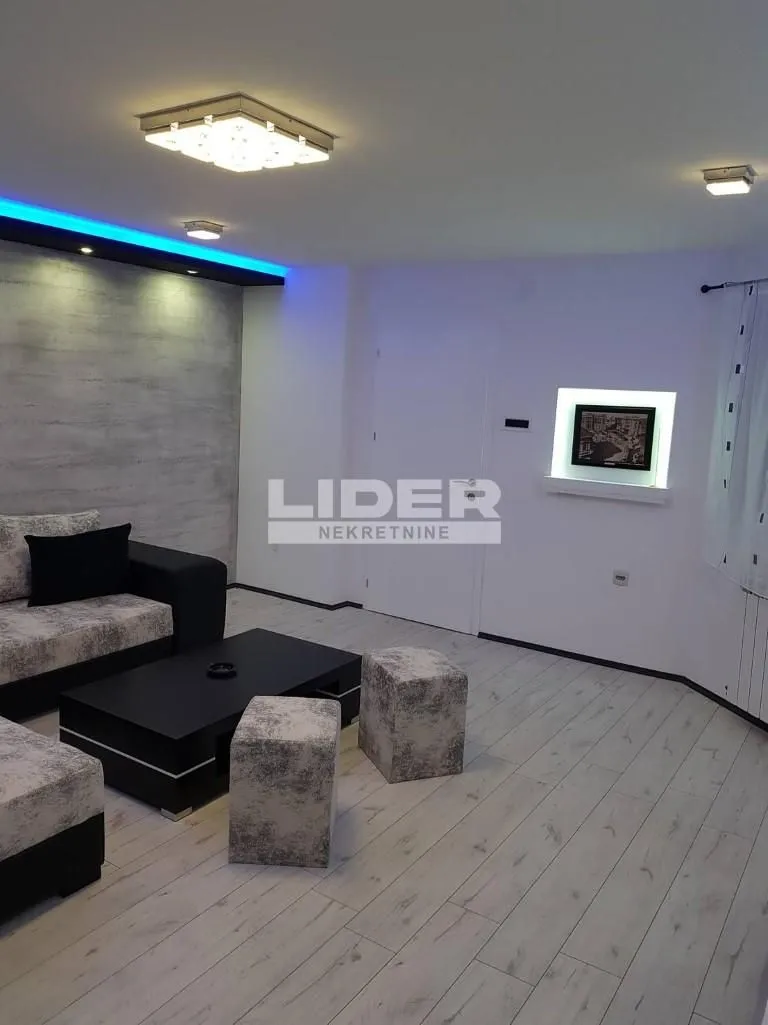 Izdavanje, dvosoban stan, 52m², Stari Grad, Beograd