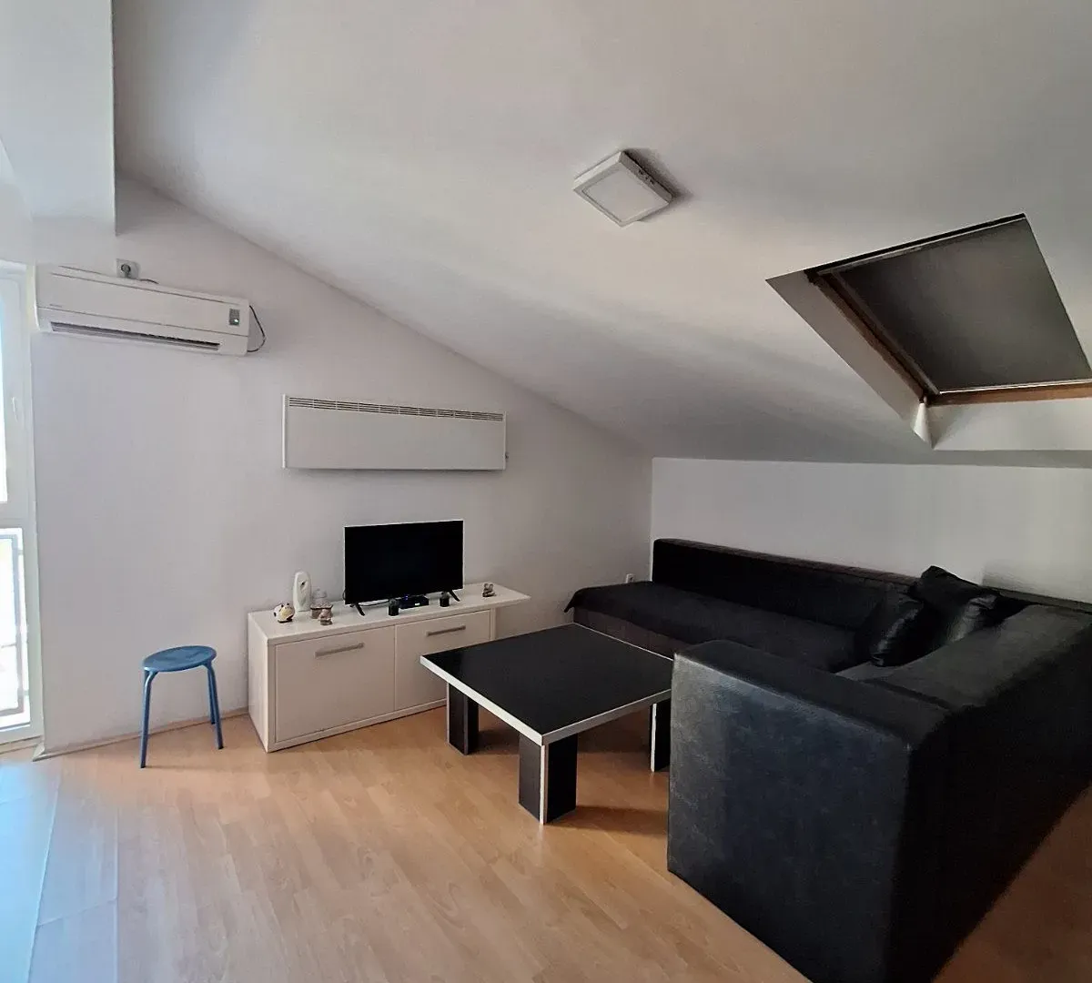 Izdavanje, dvosoban stan, 38m², Dom zdravlja, Niš