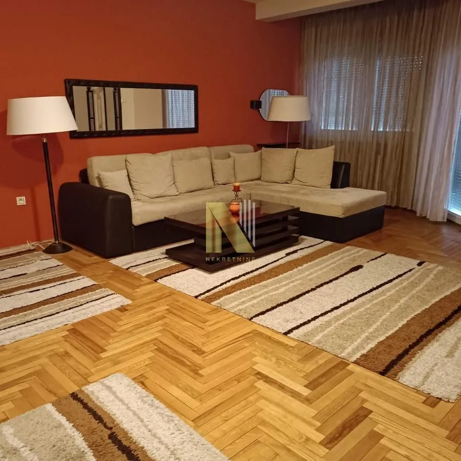 Izdavanje, trosoban stan, 77m², Centar, Subotica