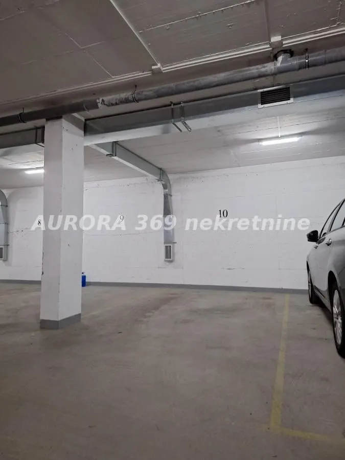 Prodaja, parking/garaža, 12m², Banatić, Novi Sad Sve Podlokacije
