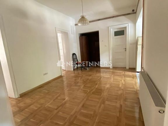 alonski stan u srcu Palilule – 85 m² + terasa + podrum 37 m² + 20m2 tavaska prostorija | TOP lokacija, kompletno renoviran