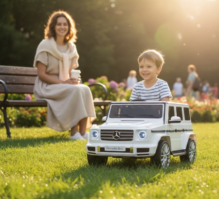 Dečiji auto na akumulator Mercedes Benz G500 model 289 beli