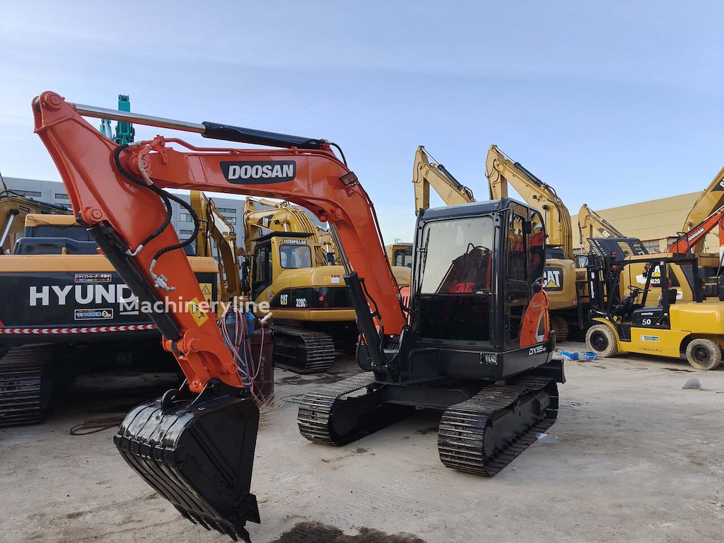 Doosan DX55 bager guseničar