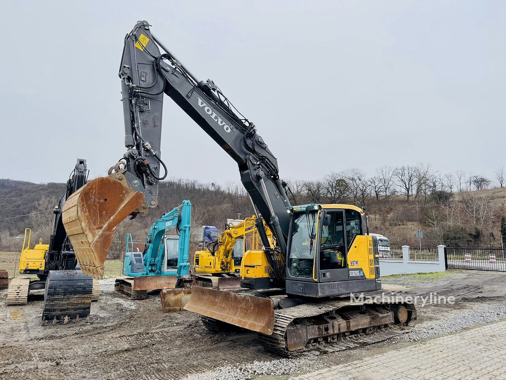 Volvo ECR235 EL midi bager