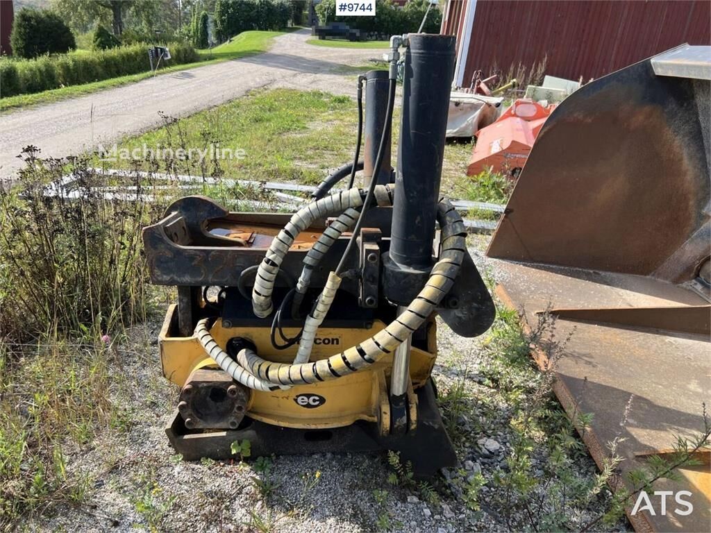 Engcon EC30279 bager-utovarivač
