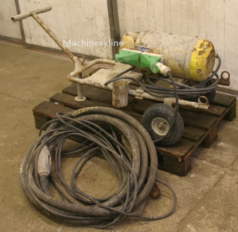 Wacker vibrator za beton
