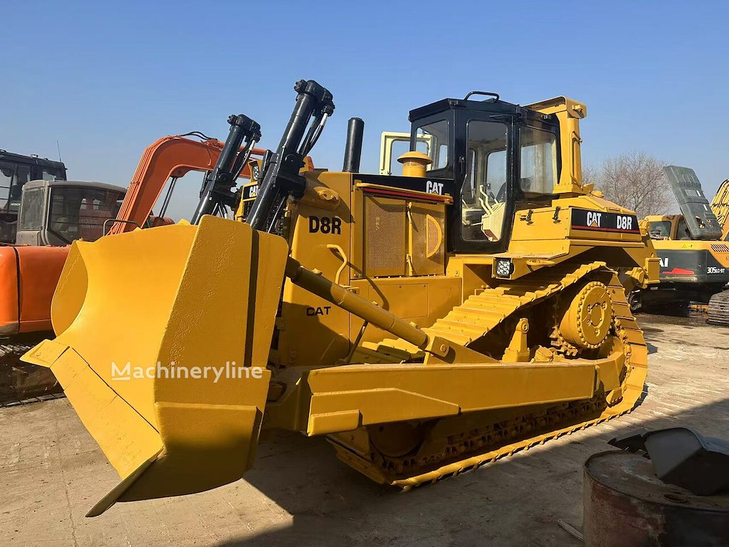 Caterpillar D8R buldožer